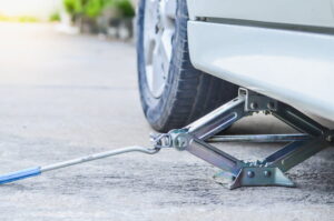 How To Safely Use a Car Jack | My Zeo